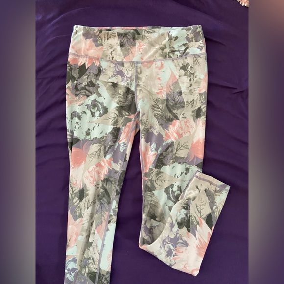 Fabletics | Pants & Jumpsuits | Flower Fabletic 78 Leggings | Poshmark